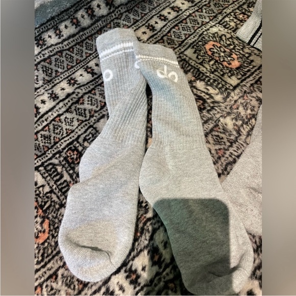 ALO Yoga | Accessories | Alo Yoga Throwback Socks | Poshmark